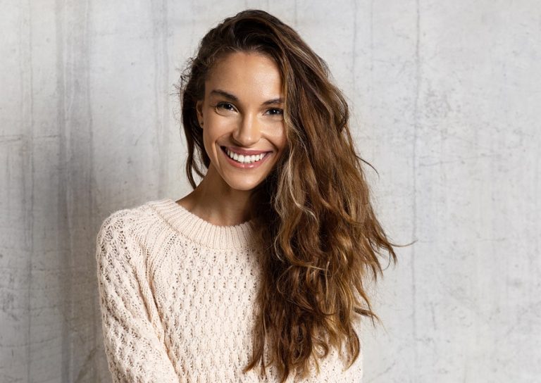10 Wavy Brown Hairstyles for an Effortlessly Beautiful Look | Hairdo ...