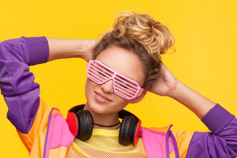 23 Showstopping Ways to Style Frizzy Hair This Season | Hairdo Hairstyle