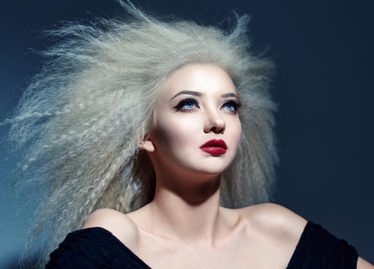 23 Showstopping Ways to Style Frizzy Hair This Season | Hairdo Hairstyle