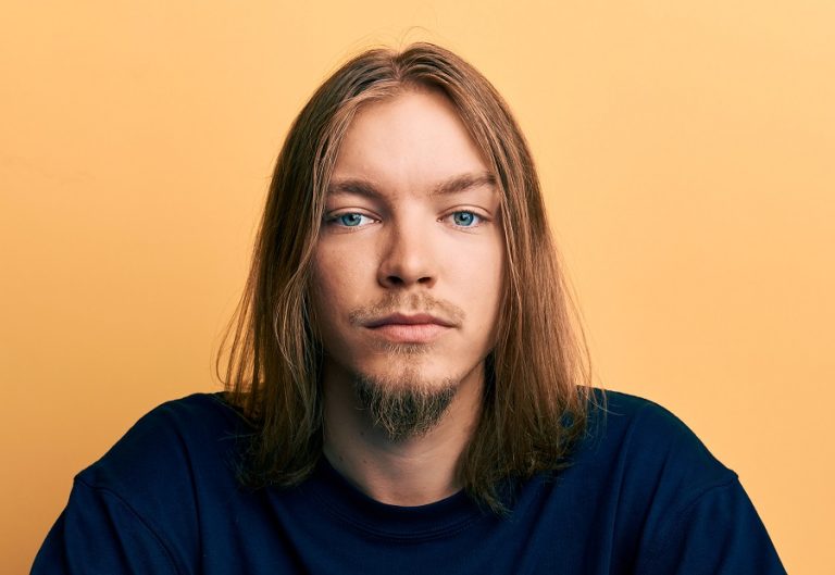 20 Coolest Middle Part Hairstyles for Men to Try in 2024 | Hairdo Hairstyle