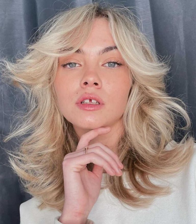 20 Attractive Feathered Bangs to Rock This Year | Hairdo Hairstyle